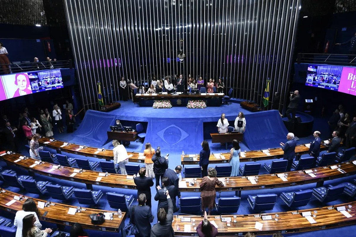 Senado aprova reajuste do salário mínimo e regra que muda cálculo para aumentos futuros