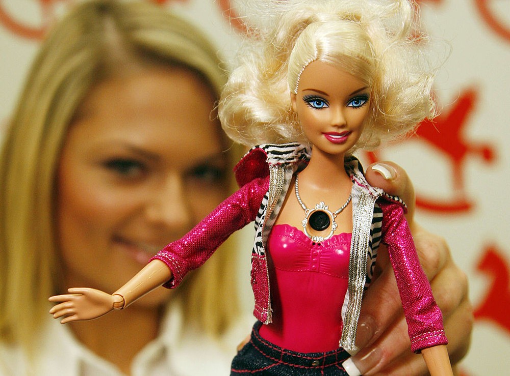 8 brinquedos Barbie bizarros e polêmicos que foram descontinuados pela ...