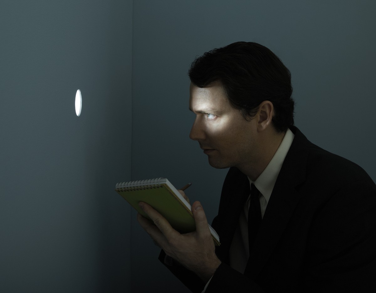 Ex-agente do FBI ensina 3 táticas para se sair melhor em conversas ...