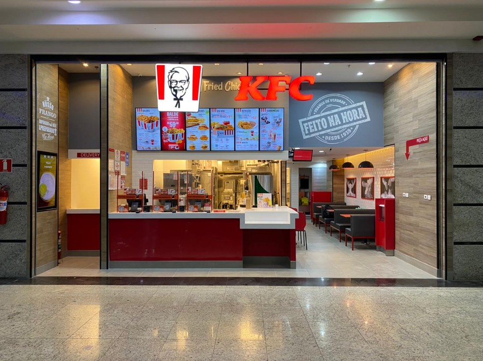 KFC quer acelerar abertura de franquias no Brasil com lojas de rua e ...