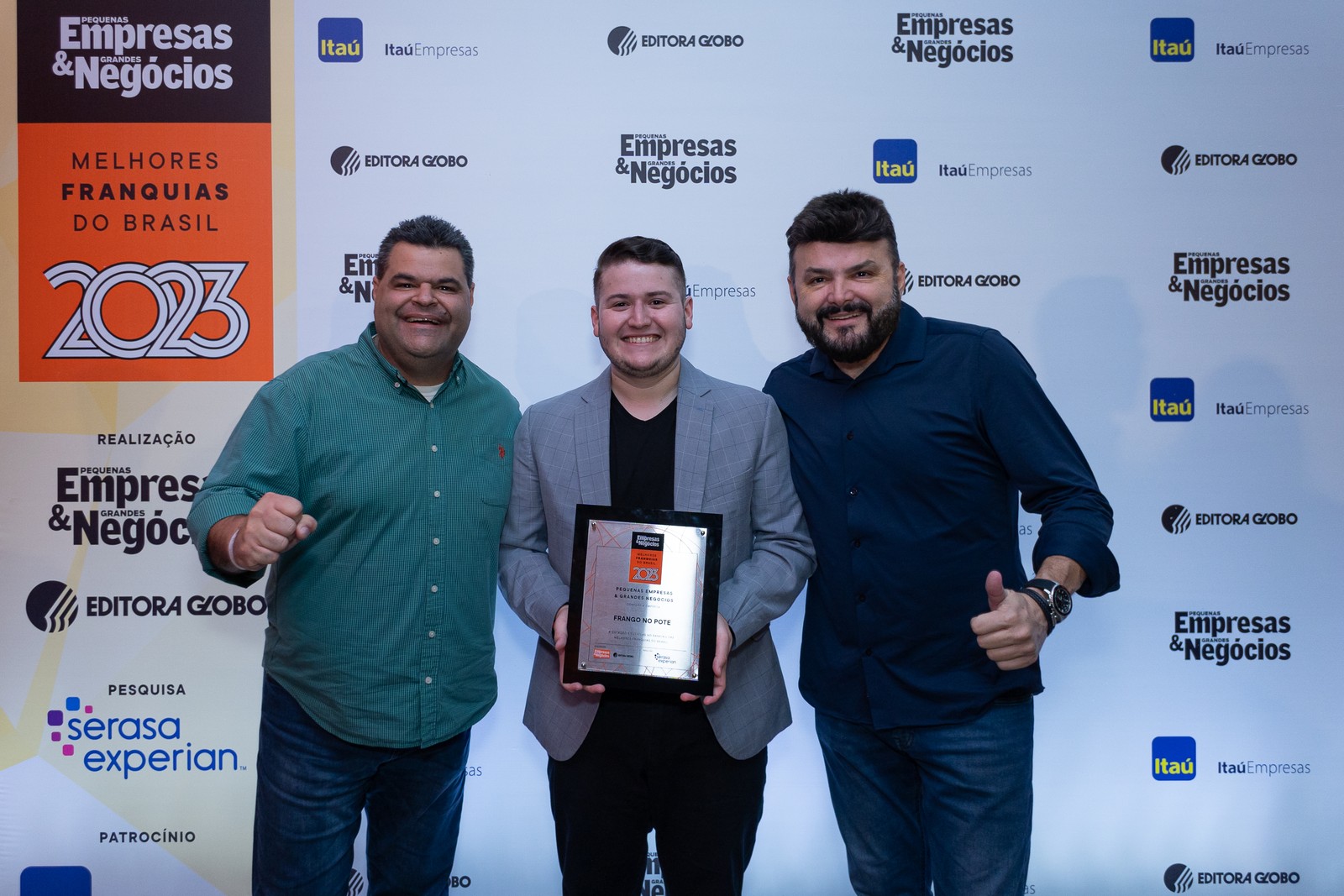 Veja fotos da premiação das franquias 5 estrelas no evento As Melhores ...