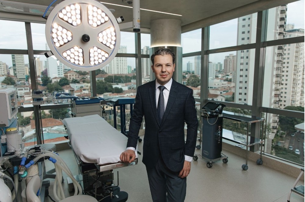 DR. MATHEUS MASSON: O CIRURGIÃO QUE TRANSFORMOU TÉCNICA, GESTÃO E ARTE ...