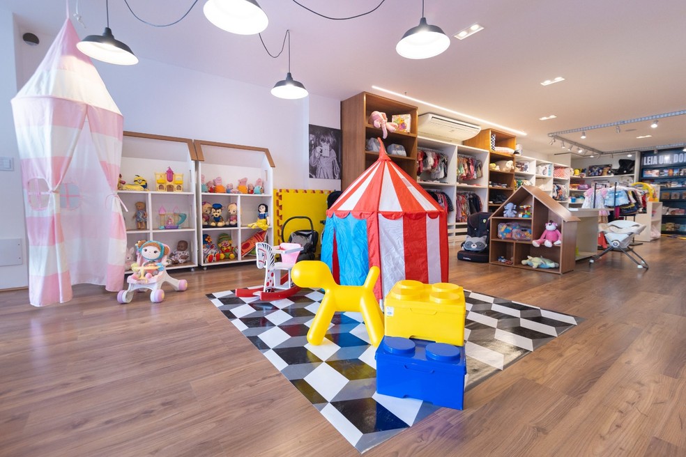 Peça Rara, franquia de brechós que tem Deborah Secco como sócia, fatura ...