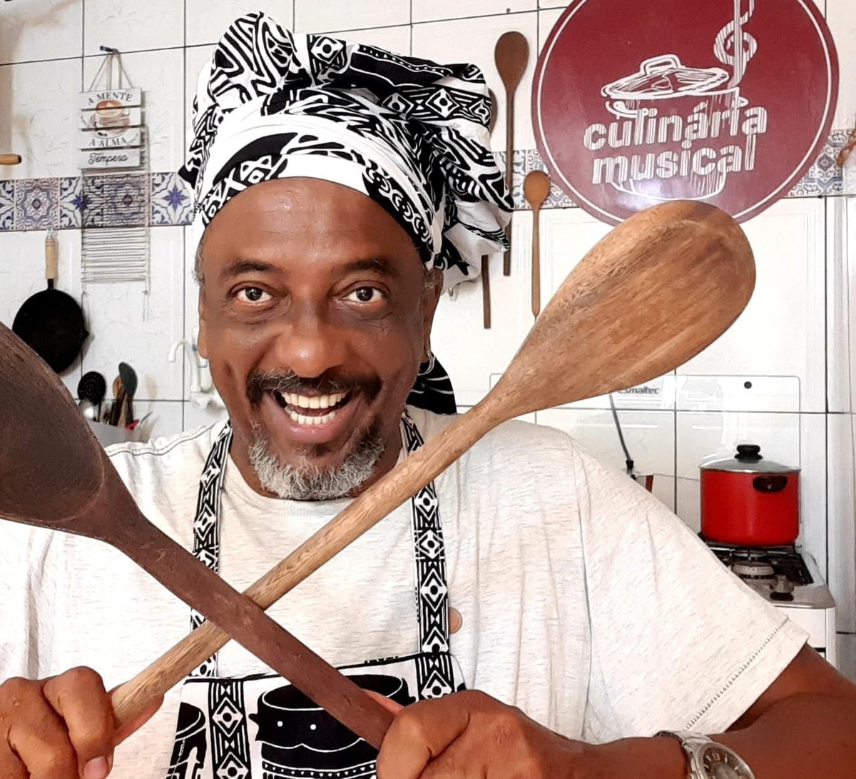 Ator de 'Ó Paí, Ó' é chef de cozinha e empreende com projeto de ...