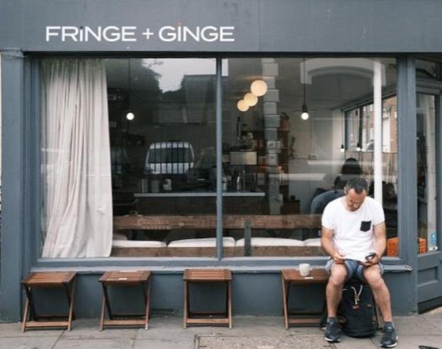 Cafeteria proíbe o uso de notebooks após clientes pedirem silêncio para ...